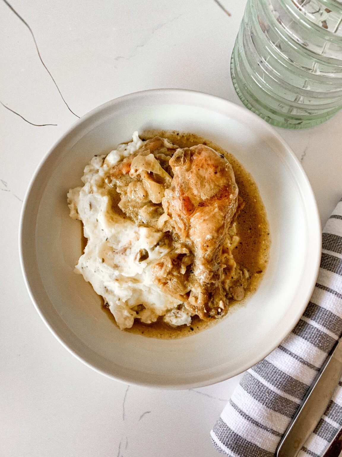 Pollo Encebollado (Chicken Smothered in Onion Gravy) - thisisavocado_